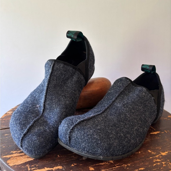 John Fluevog | Shoes | John Fluevog Gray Felt Vegan Dayan Peacemaker ...